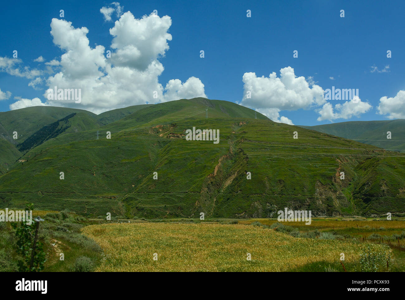Mountain scenery of Garze Tibetan Autonomous Prefecture, Sichuan, China ...