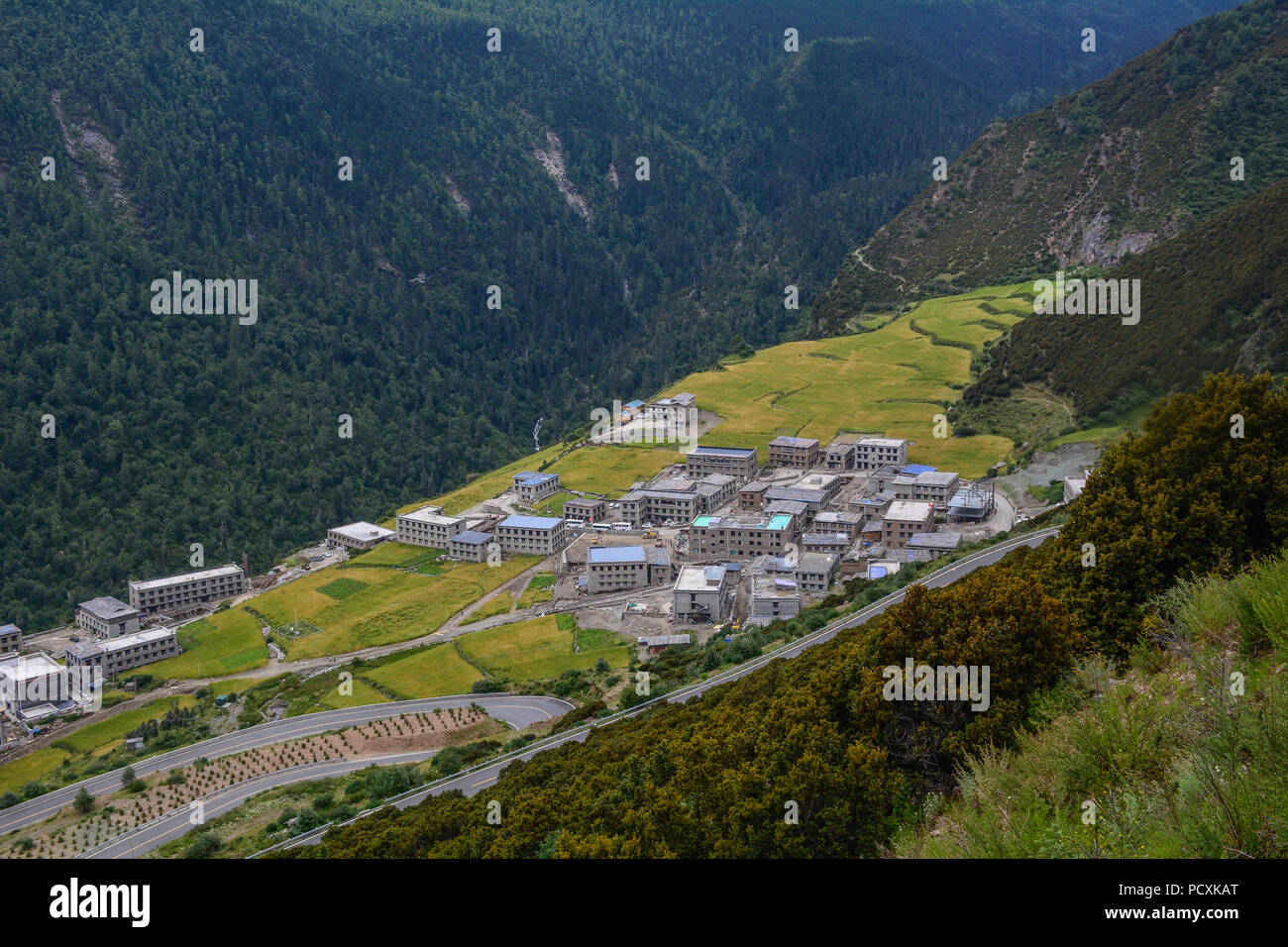 Mountain scenery of Garze Tibetan Autonomous Prefecture, Sichuan, China ...