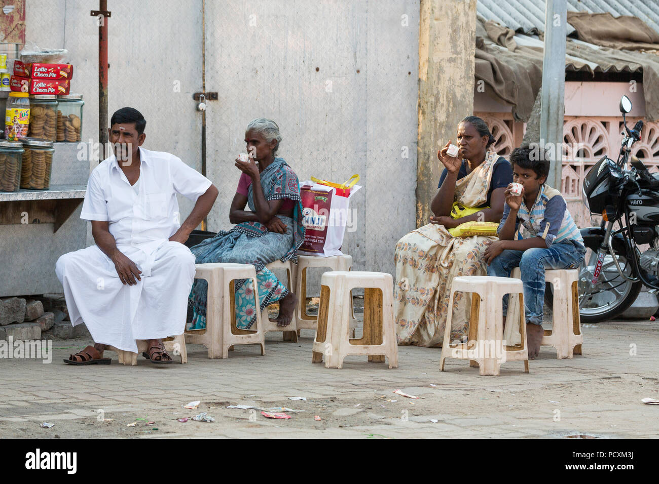 Tamil nadu tea shop hi-res stock photography and images - Alamy