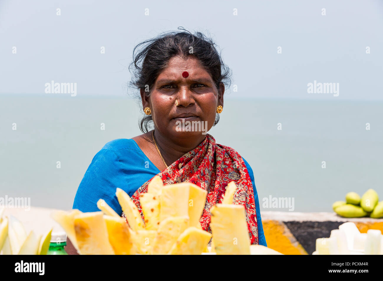 Selling fuits hi-res stock photography and images - Alamy