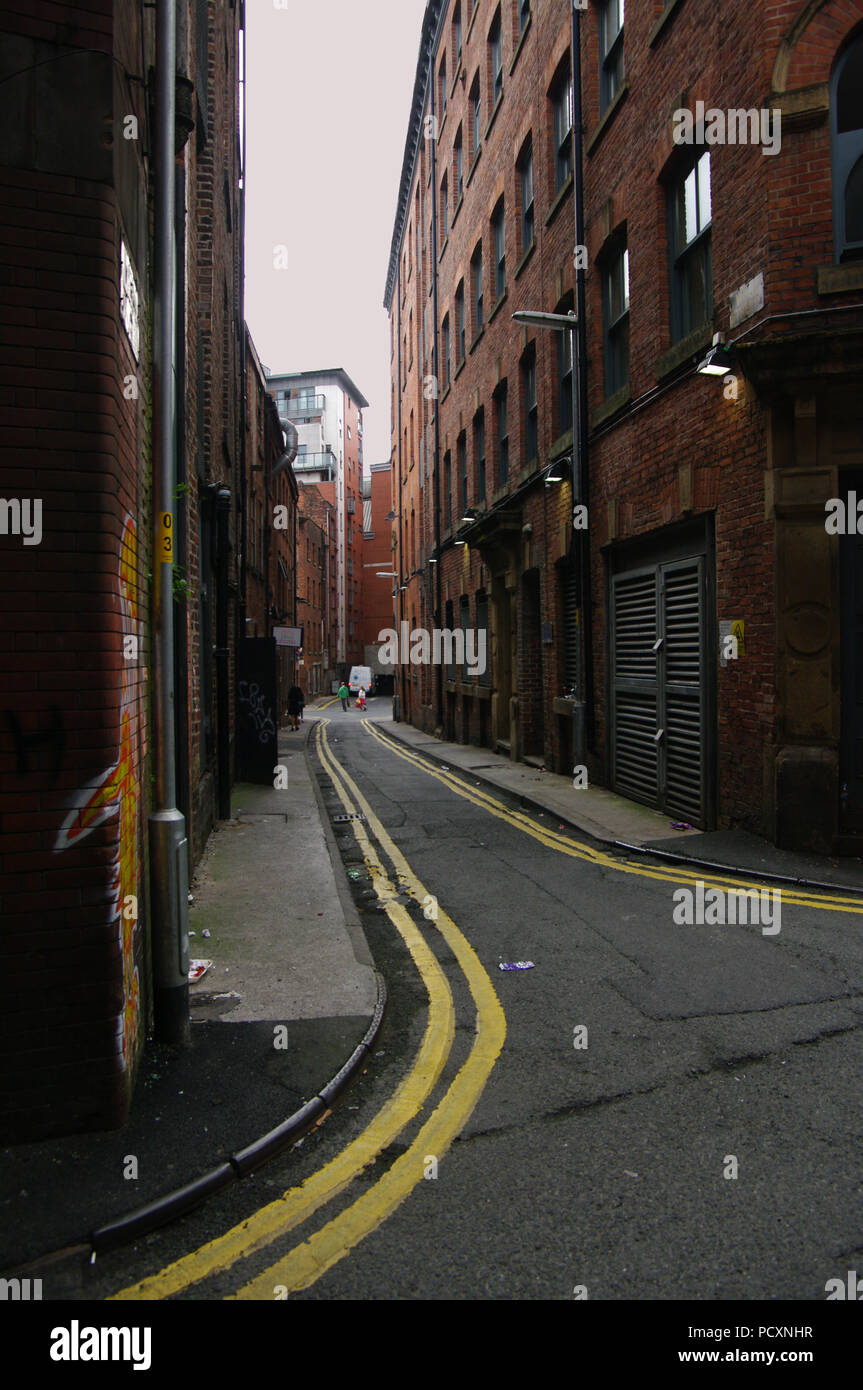 Manchester back alley hi-res stock photography and images - Alamy