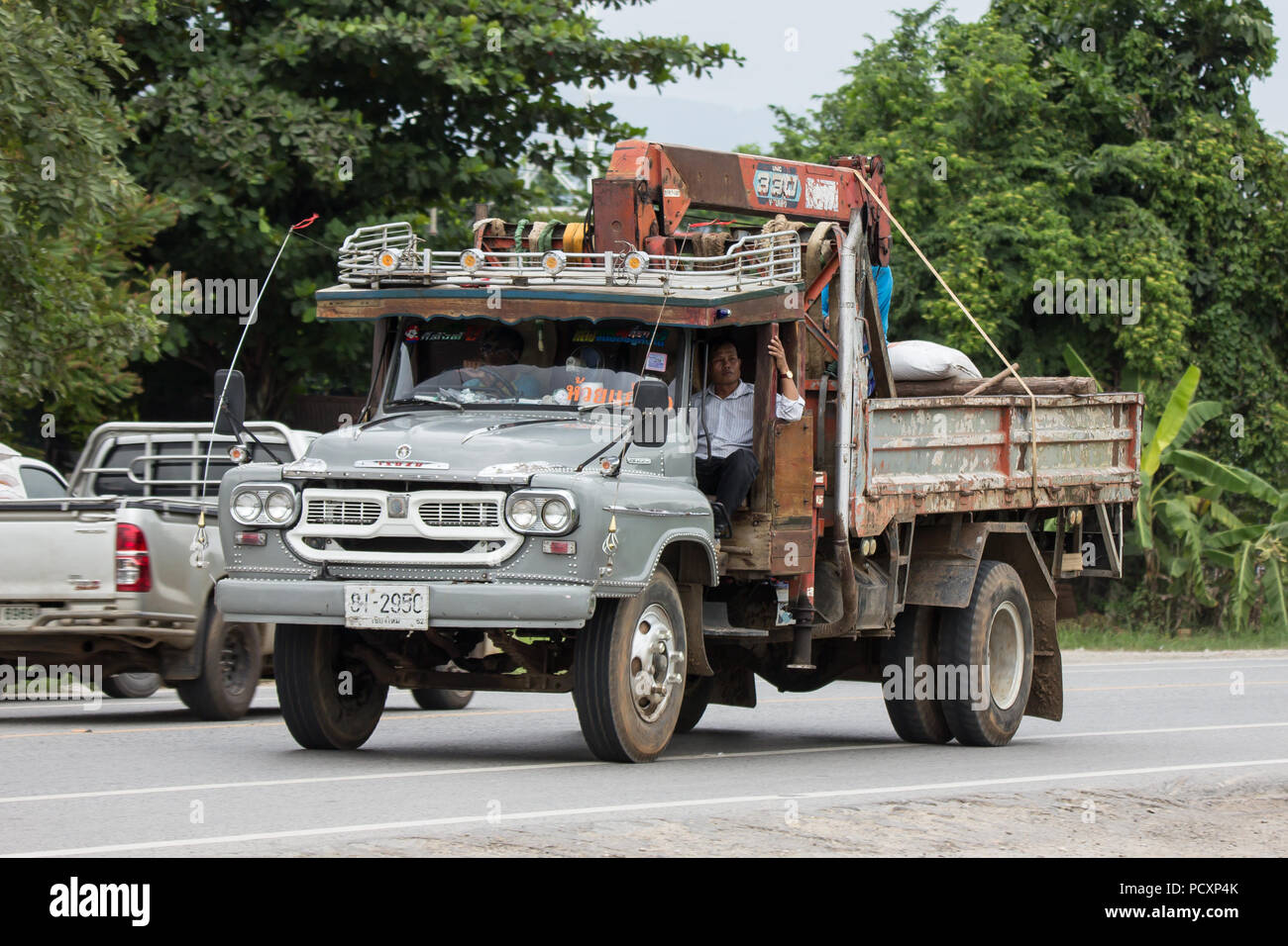 Old isuzu truck hi-res stock photography and images - Alamy