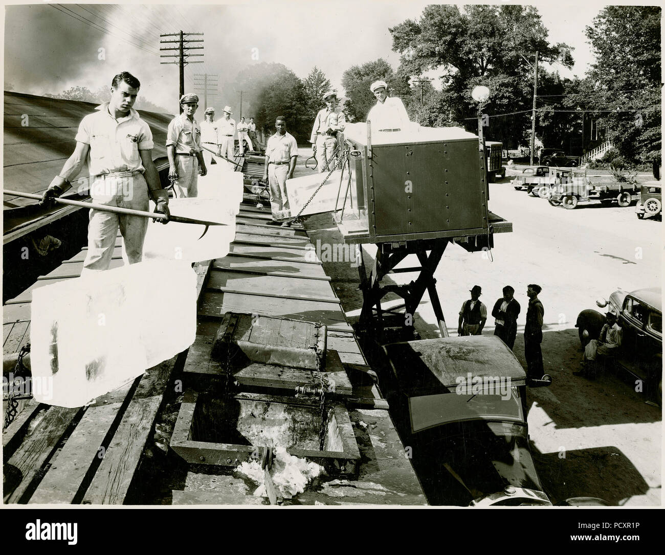 Shipping cabbage 1930s hi-res stock photography and images - Alamy