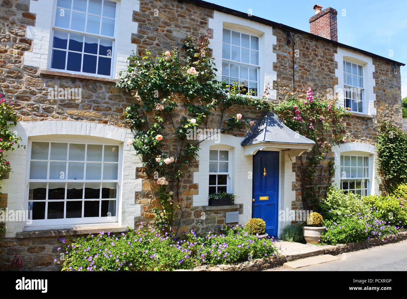 Traditional country cottage, Netherbury, Dorset, UK - John Gollop Stock ...