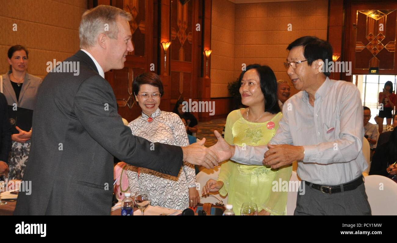 Ambassador Ted Osius greets members of PFLAG Stock Photo - Alamy