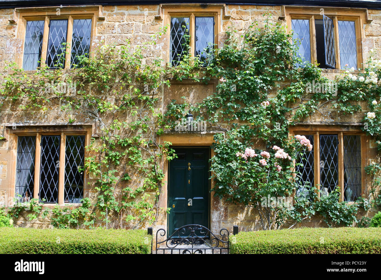 Traditional country cottage, Netherbury, Dorset, UK - John Gollop Stock ...