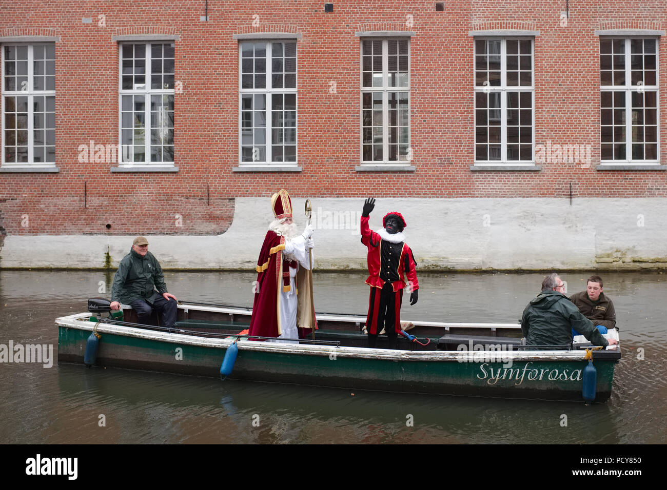 Sinterklaas boat hi-res stock photography and images - Alamy