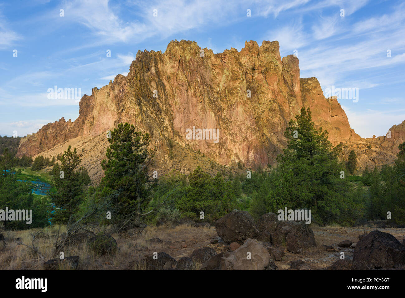 Rock climbing canyon in Smith Rock state park in Oregon, USA Stock ...