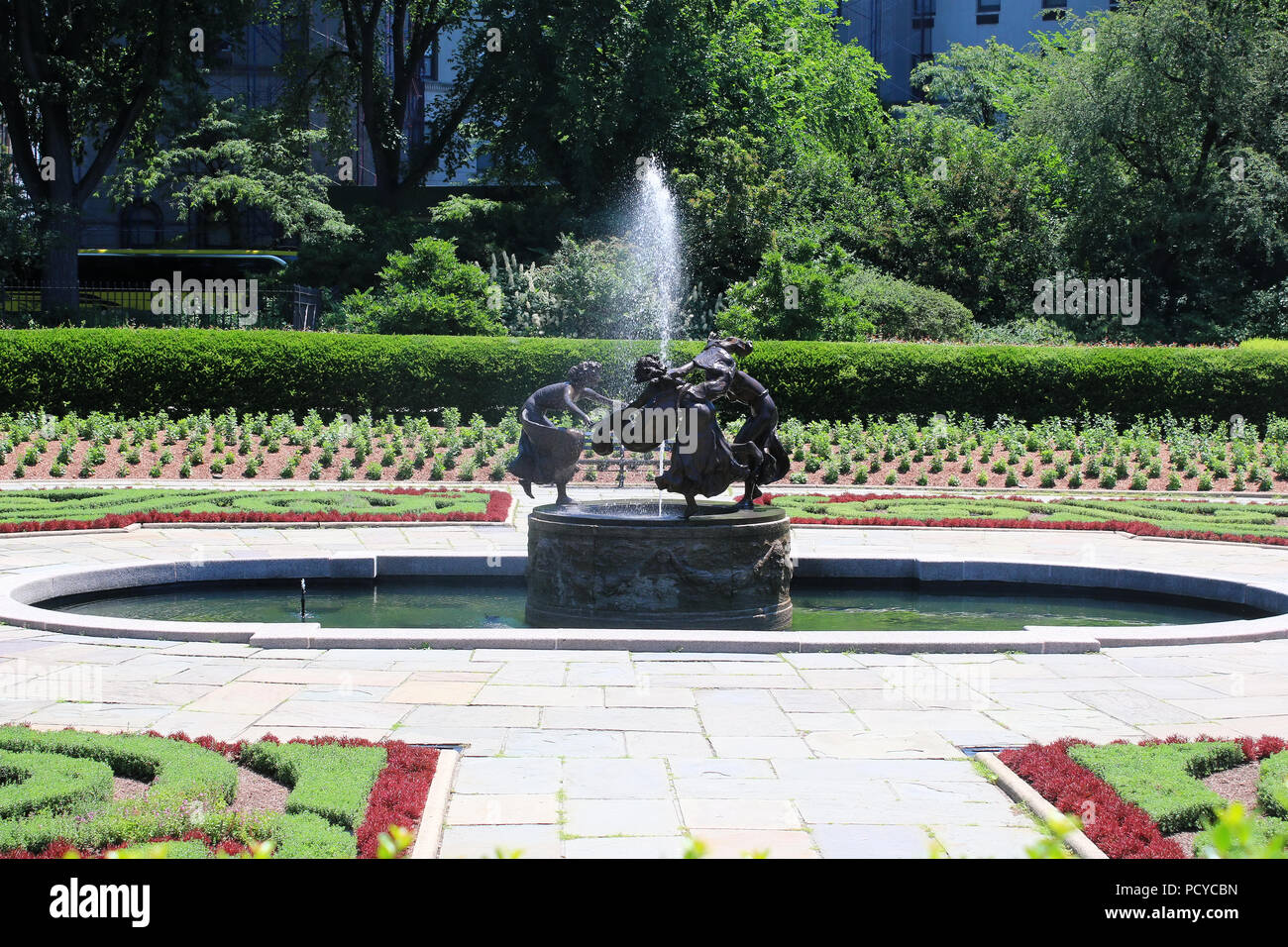 Central park consevatory garden hi-res stock photography and images - Alamy