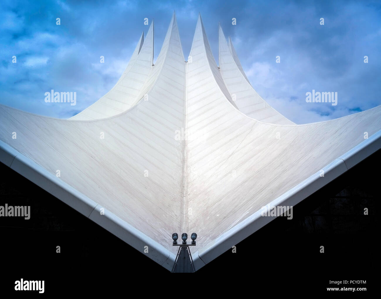 Berlin, Kreuzberg, Tempodrom Architektur Stock Photo - Alamy