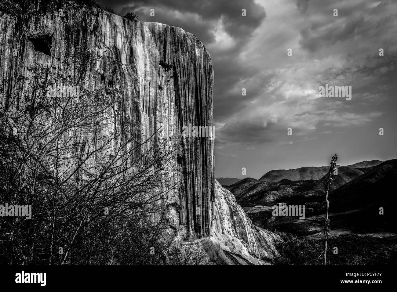 Hierve el Agua, Large 'waterfall' - white rock formations which look ...