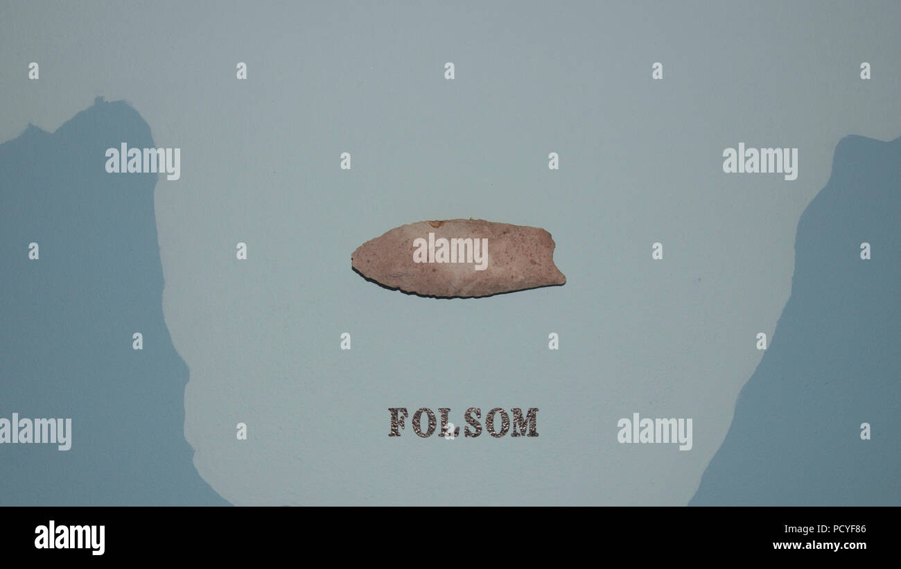 Folsom point hi-res stock photography and images - Alamy