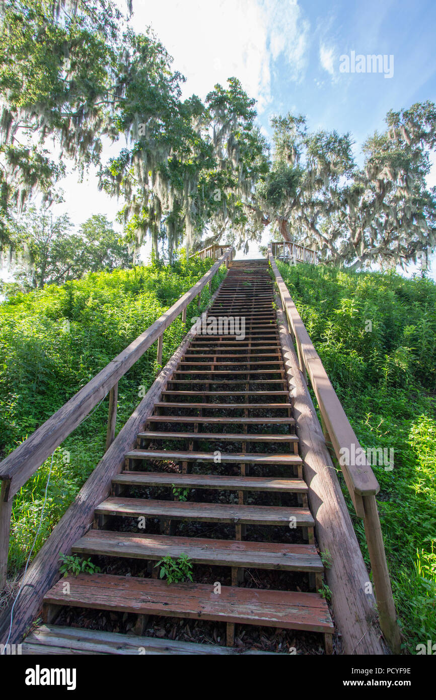 Native american temple mound hi-res stock photography and images - Alamy