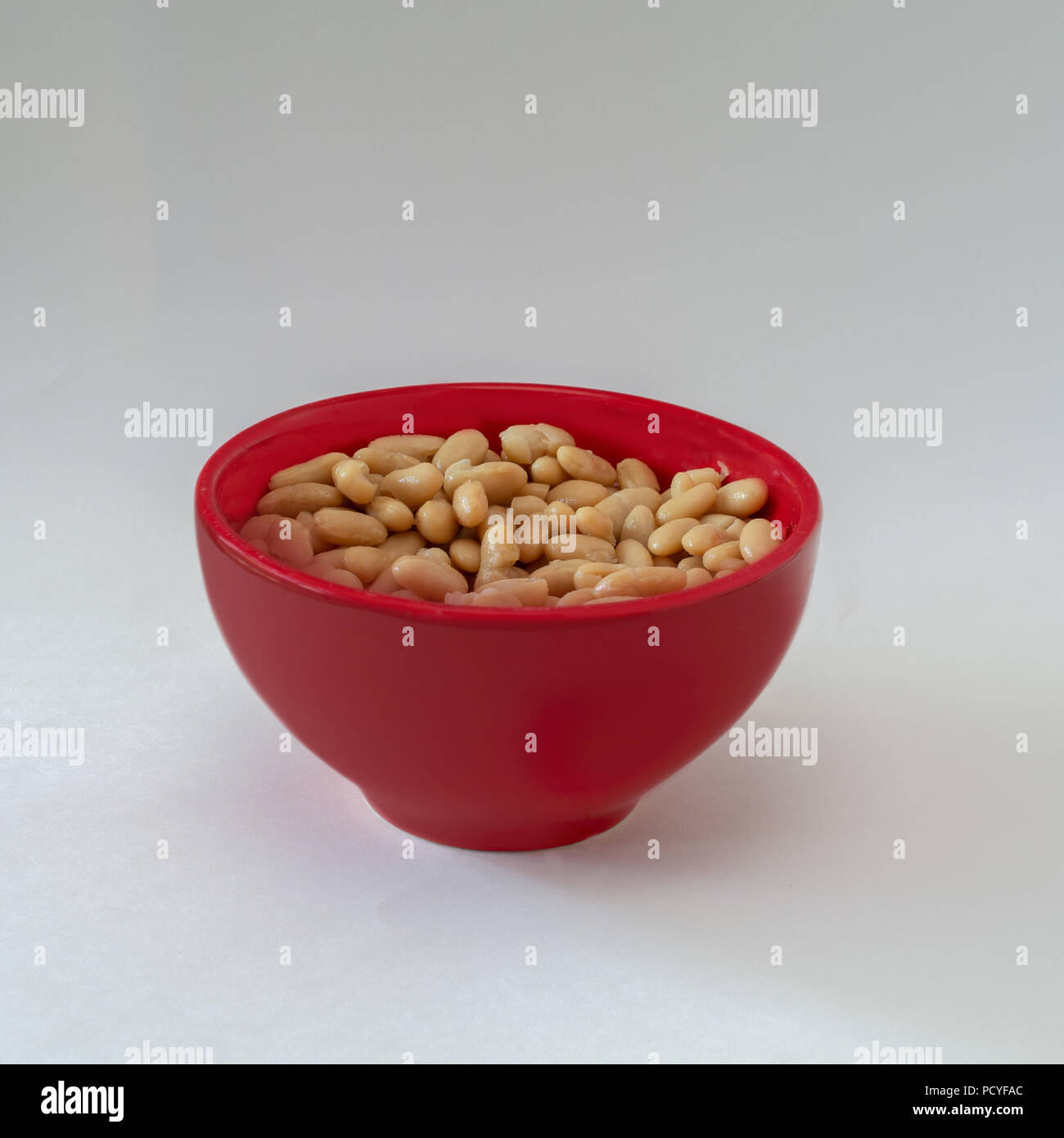 Navy beans in container hi-res stock photography and images - Alamy
