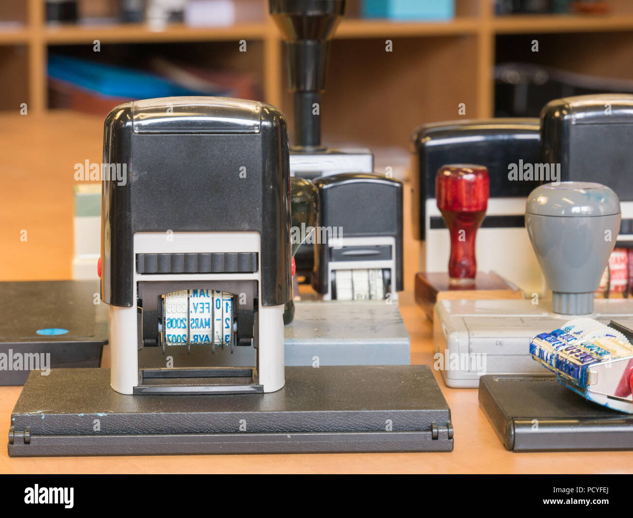 Office desk range hi-res stock photography and images - Alamy