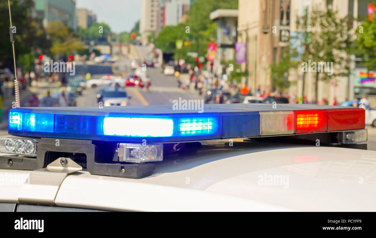 Uniform emergency services group hi-res stock photography and images ...