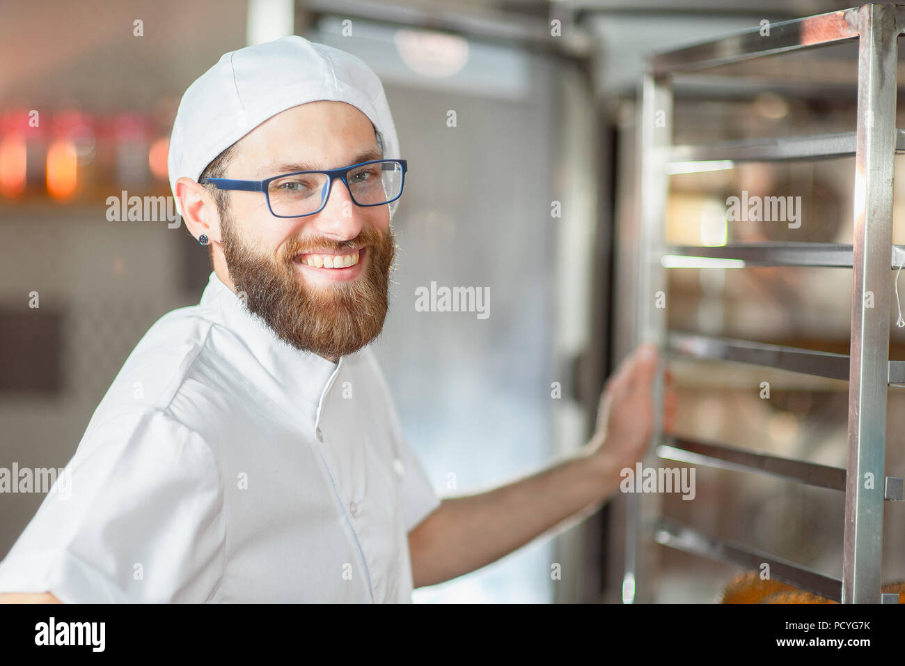 Baker uniform oven hi-res stock photography and images - Alamy