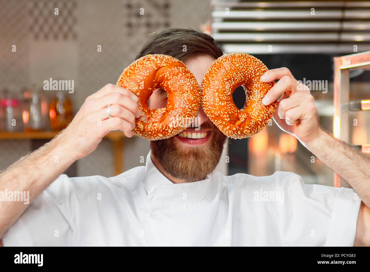 Baker bagels hi-res stock photography and images - Alamy