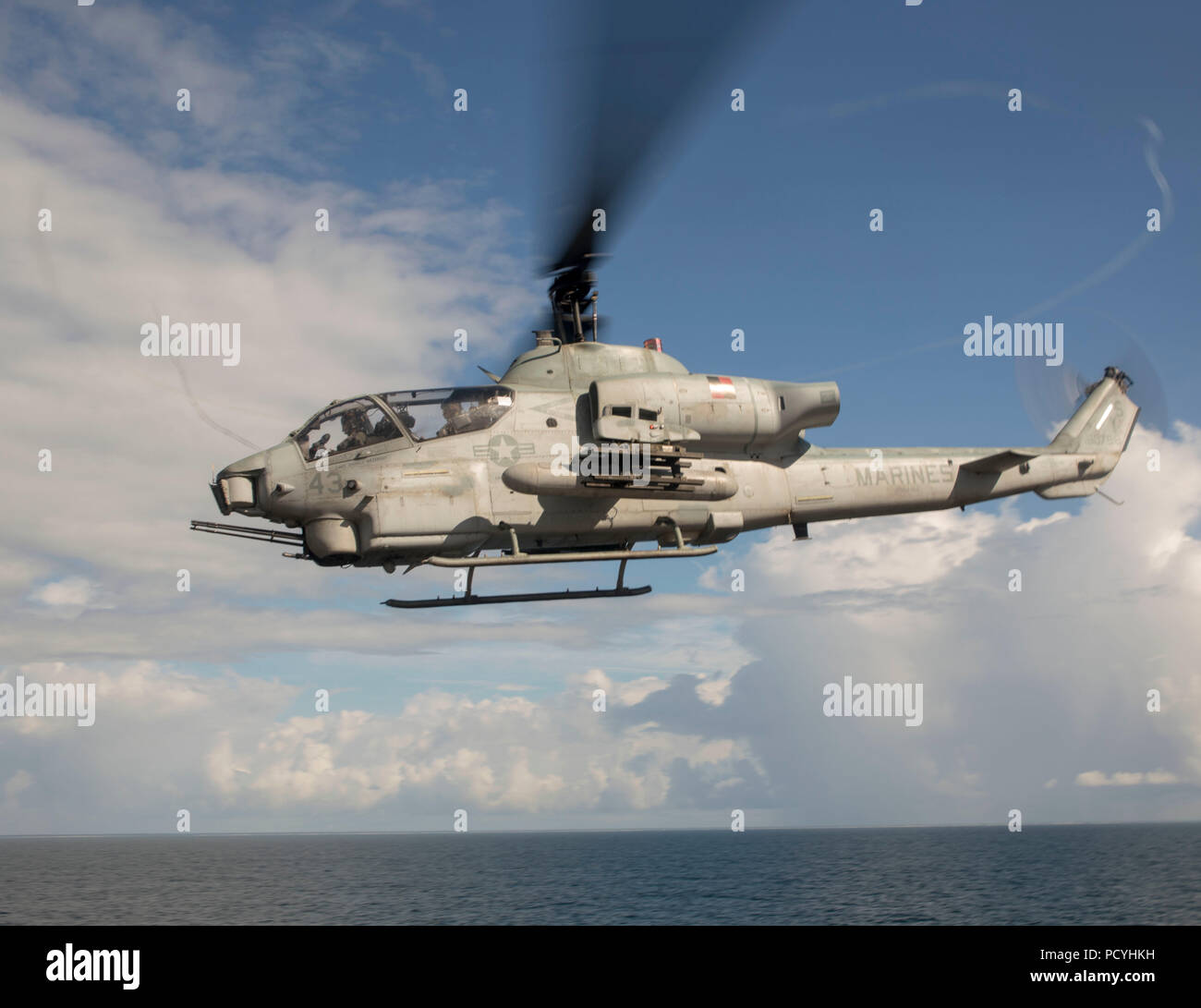 180804-N-GR168-0077 ATLANTIC OCEAN (August 4, 2018) A AH-1W Cobra ...