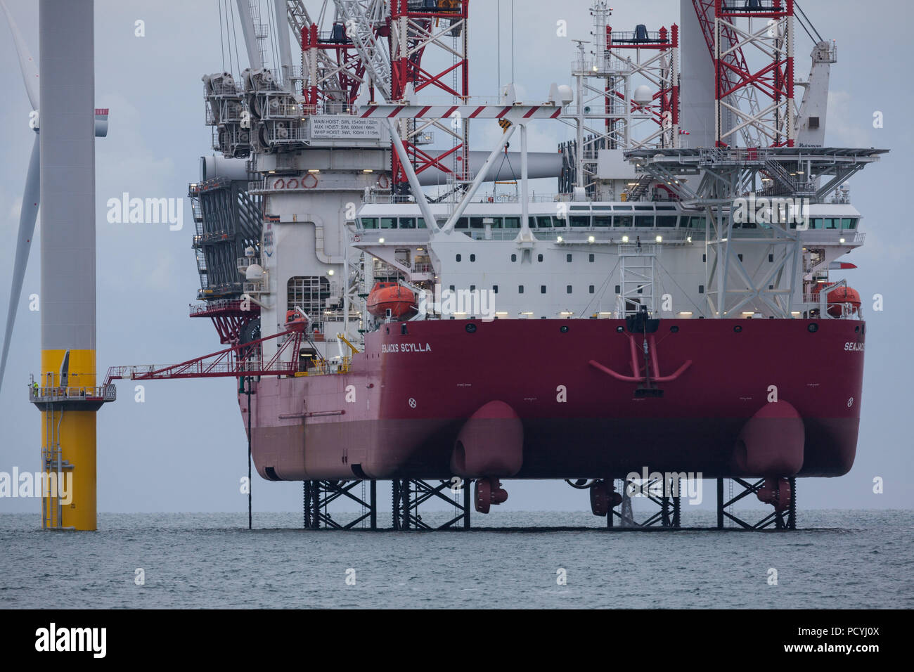 Seajacks Scylla working on the construction of Walney Extension ...