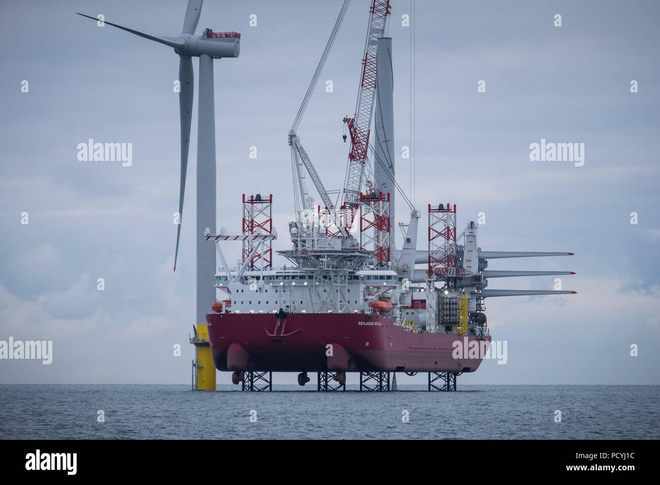 Seajacks Scylla working on the construction of Walney Extension ...