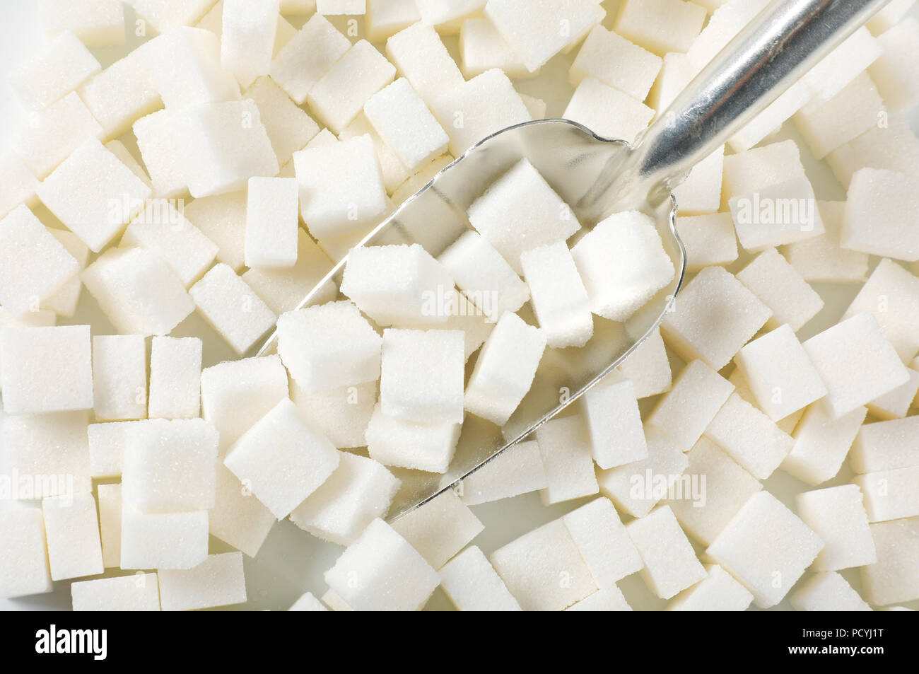White sugar cubes hi-res stock photography and images - Alamy