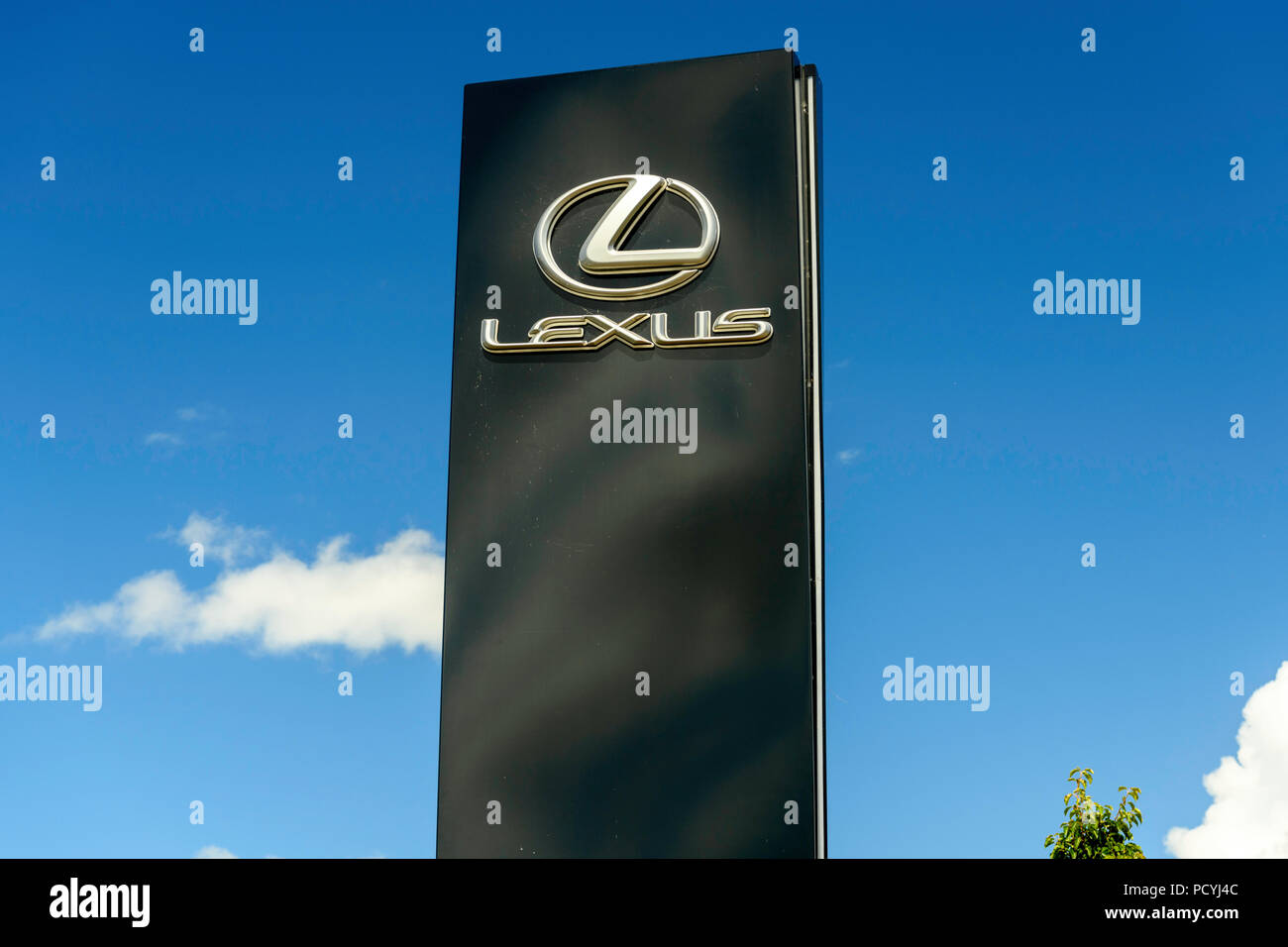 Lexus Sign High Resolution Stock Photography and Images - Alamy