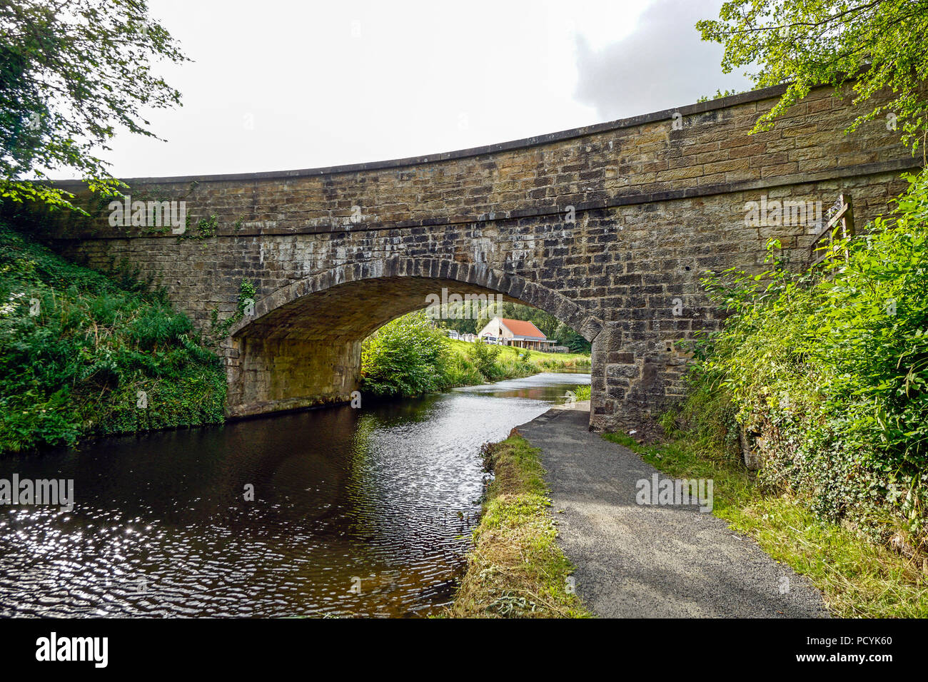 Linlithgow bridge hi-res stock photography and images - Alamy