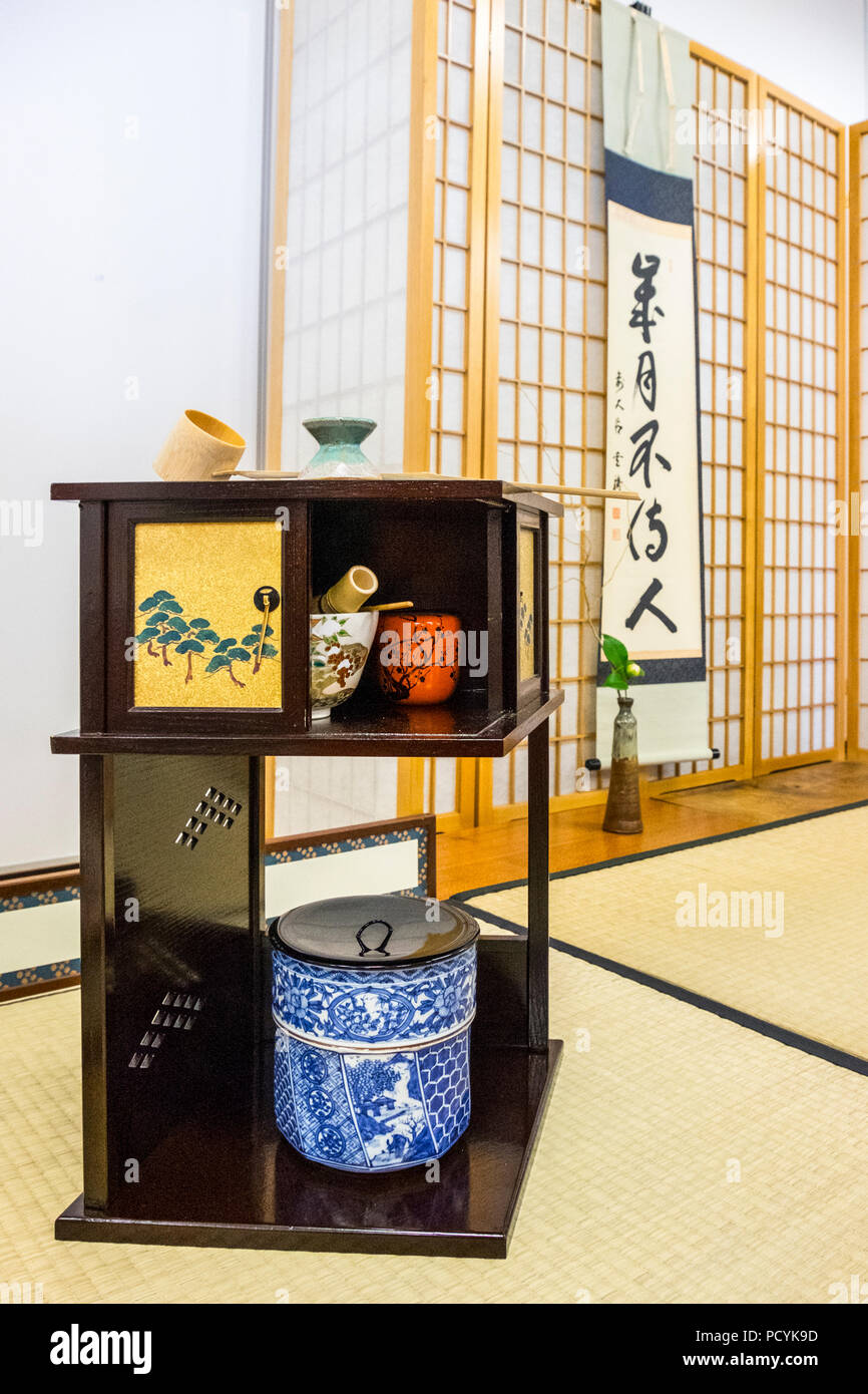 Traditional Japanese tea ceremony Stock Photo - Alamy