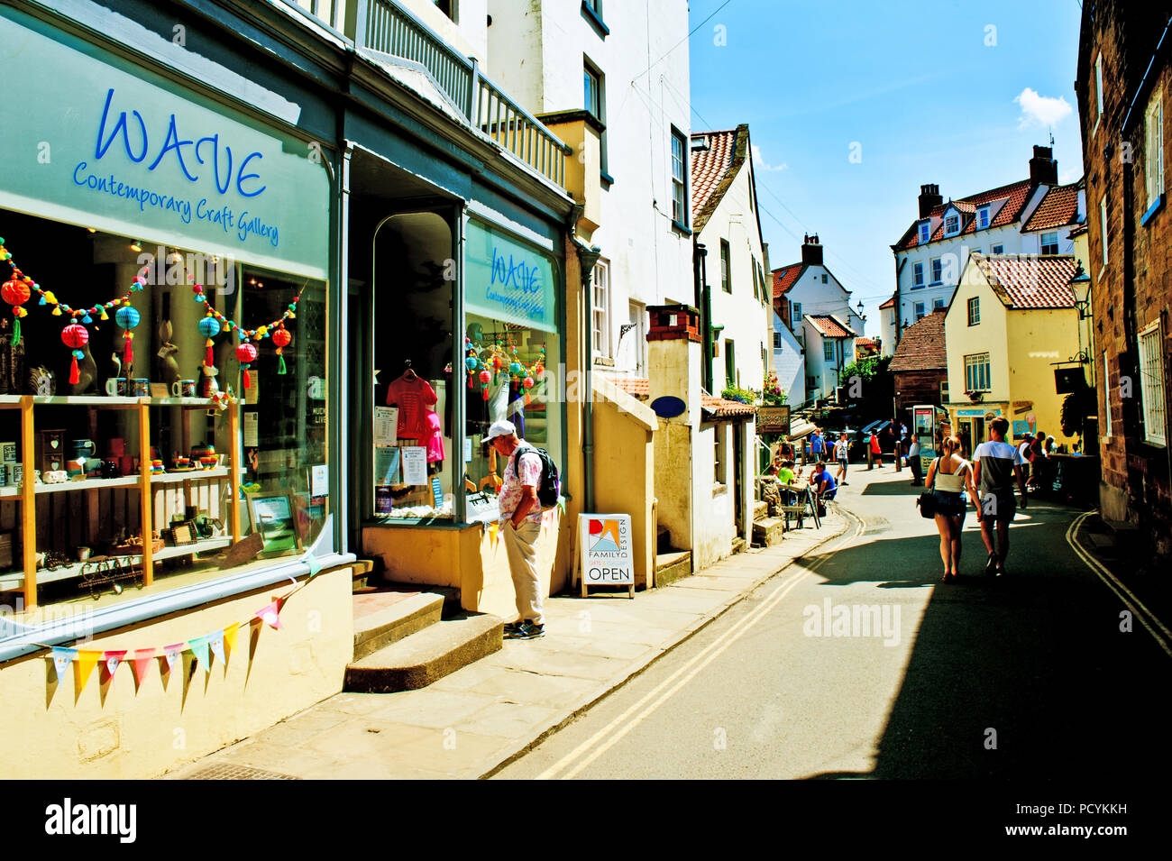 Wave craft gallery hi-res stock photography and images - Alamy