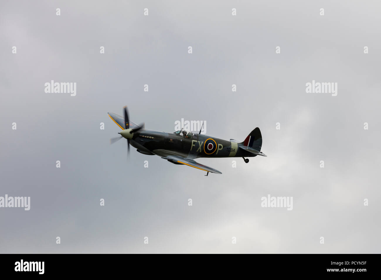 Spitfire plane raf hi-res stock photography and images - Alamy