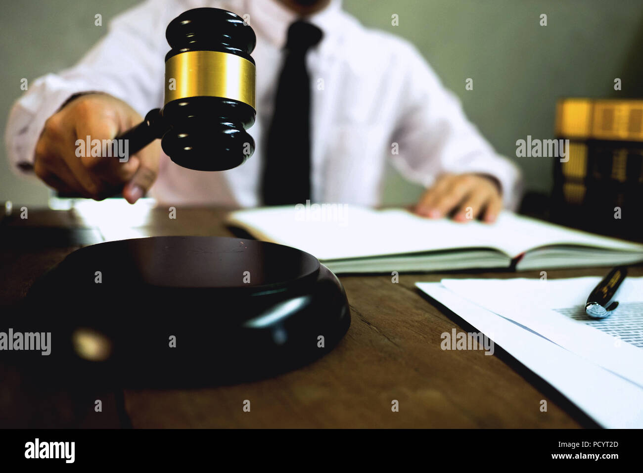 Table of court hi-res stock photography and images - Alamy