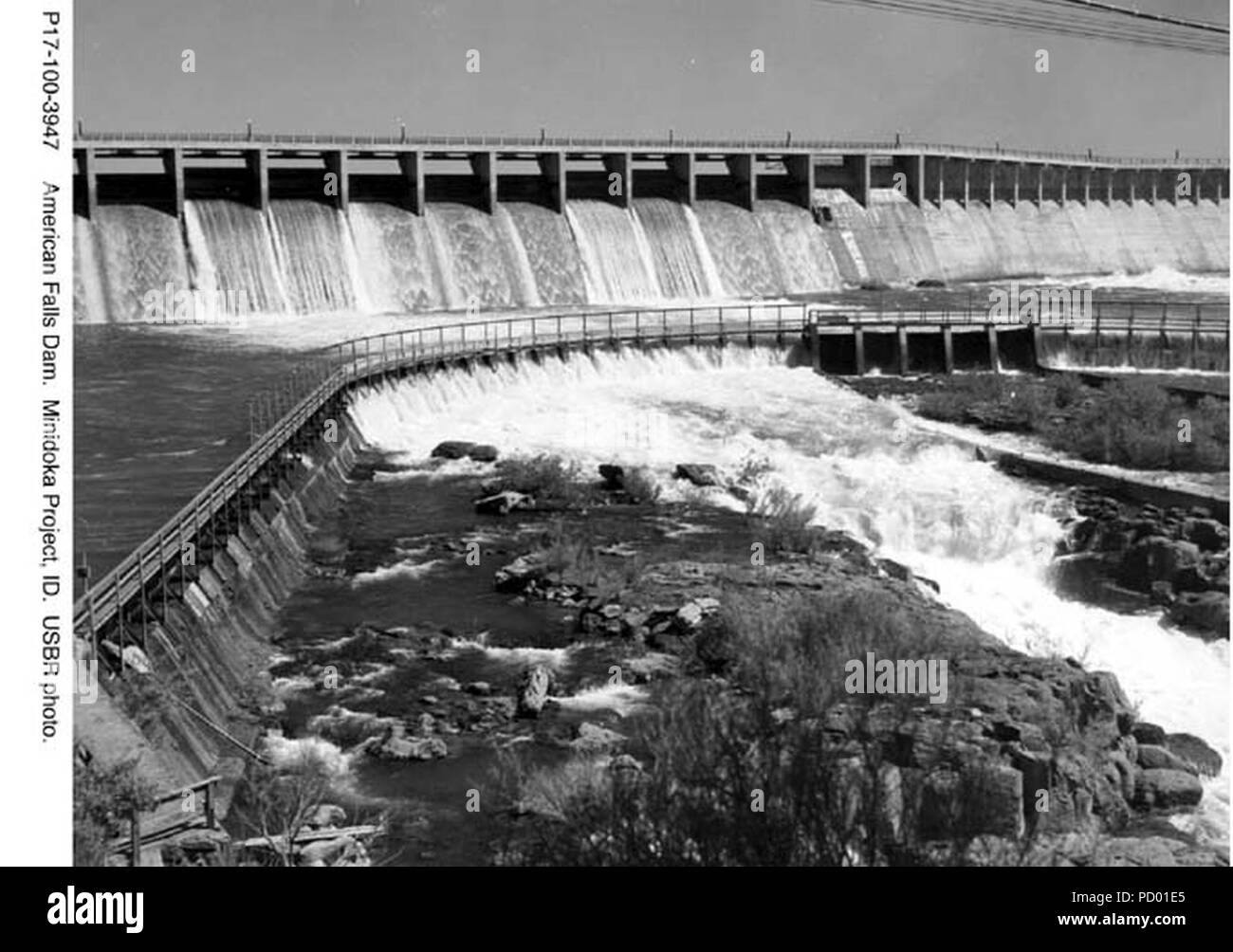 Falls dam hi-res stock photography and images - Alamy