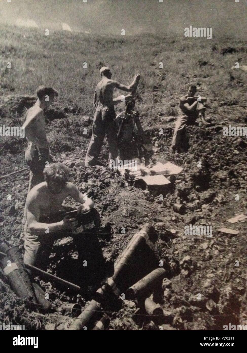 80mm mortar hi-res stock photography and images - Alamy