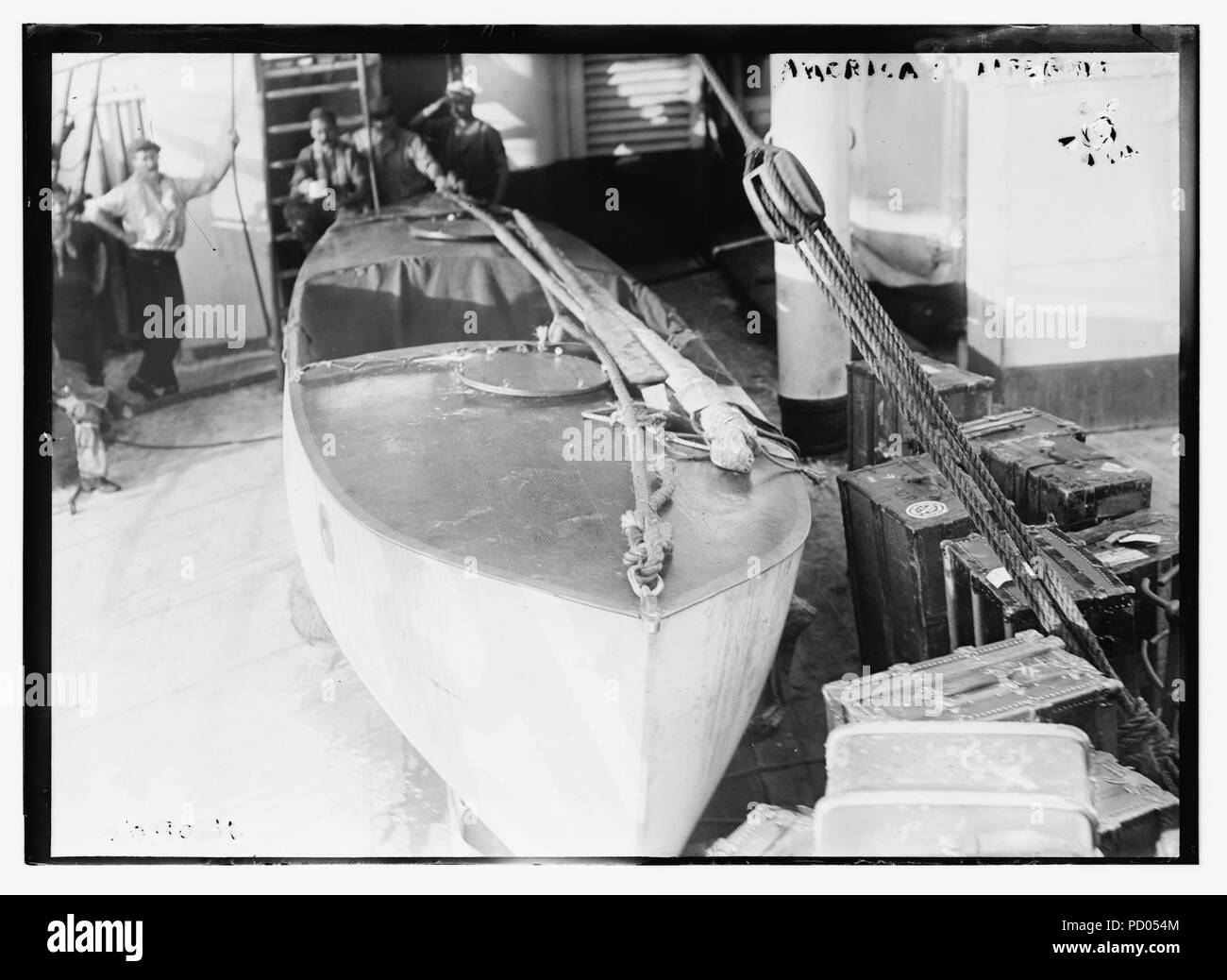 Lifeboat collection hi-res stock photography and images - Alamy