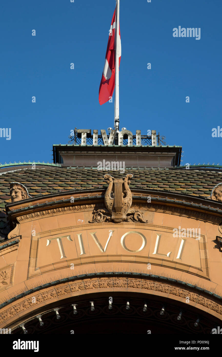 Theme park entrance hi-res stock photography and images - Alamy