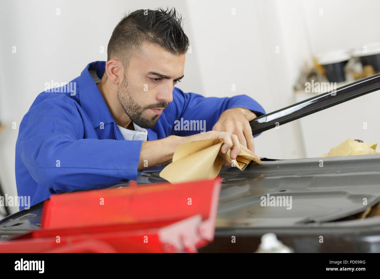 appliance technician at work Stock Photo - Alamy
