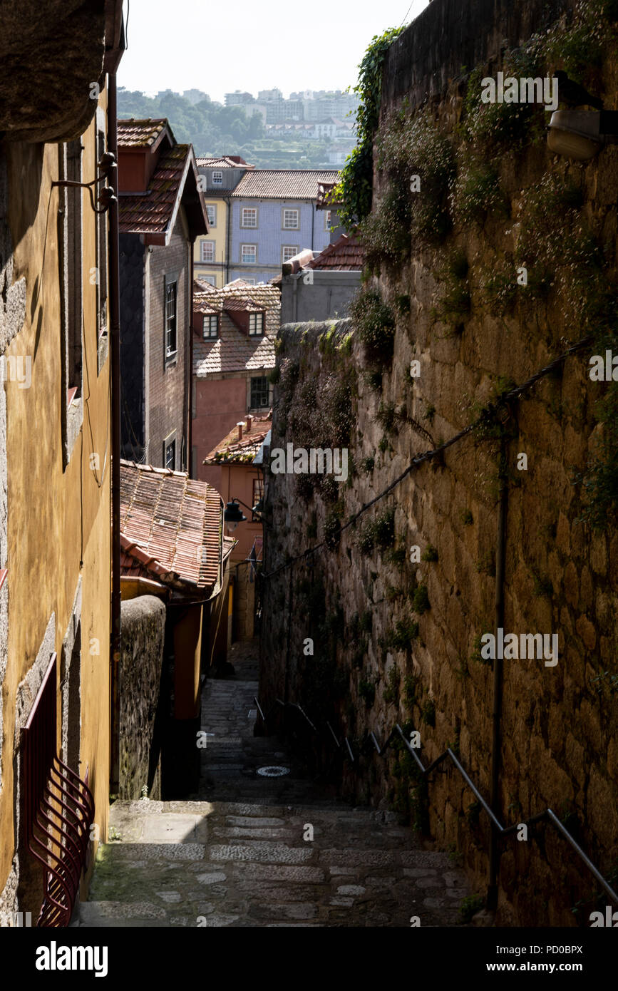 Ascensor da ribeira porto hi-res stock photography and images - Alamy