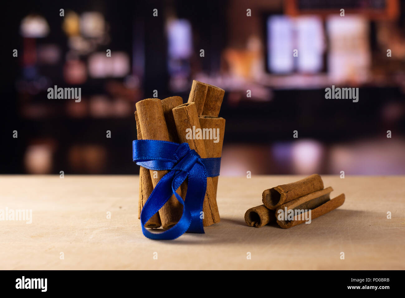 Cassia tubular hi-res stock photography and images - Alamy