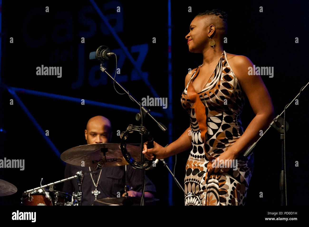 Lizz wright singer hi-res stock photography and images - Alamy