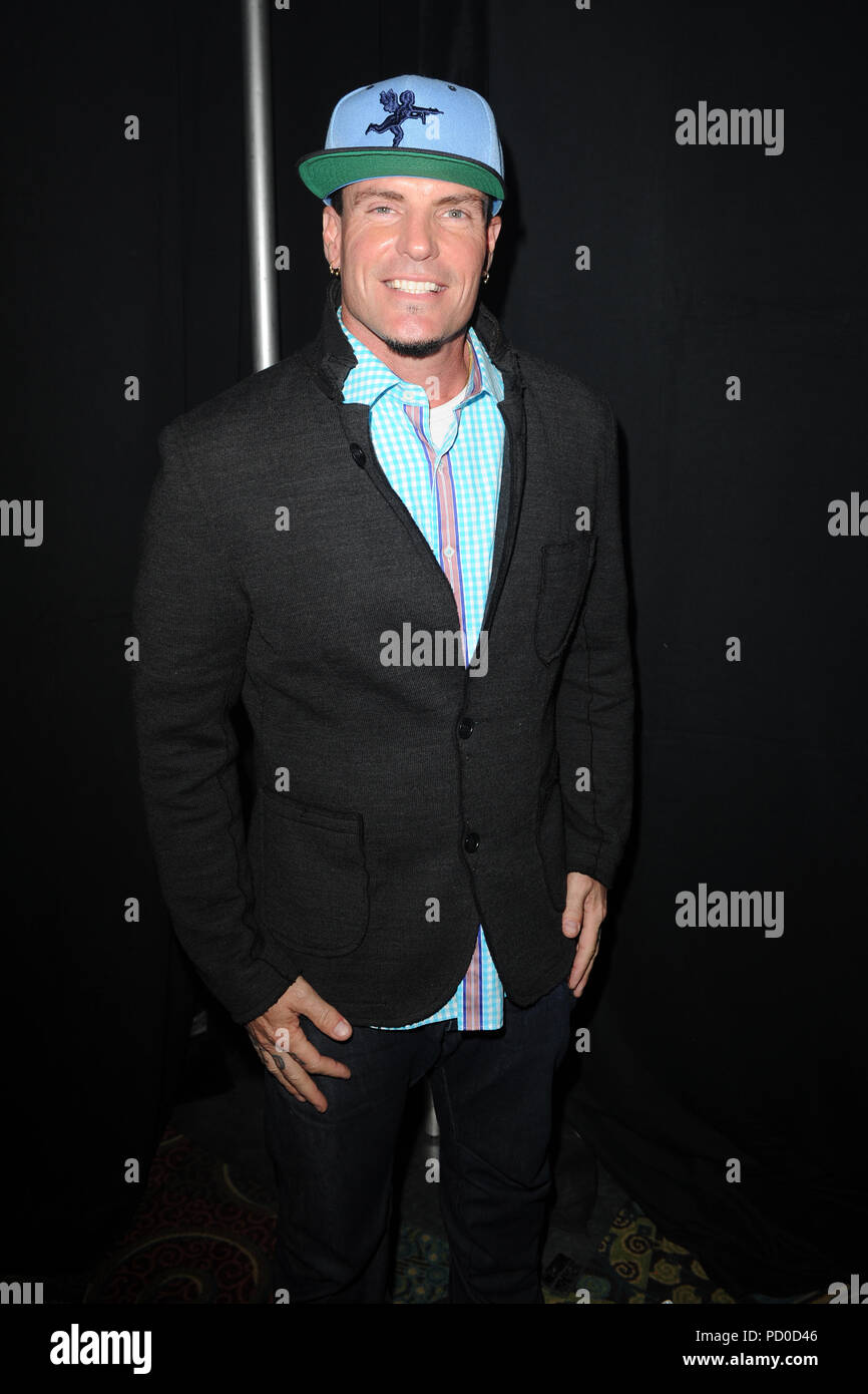 HOLLYWOOD FL - NOVEMBER 13: Robert Van Winkle aka Vanilla Ice performs ...