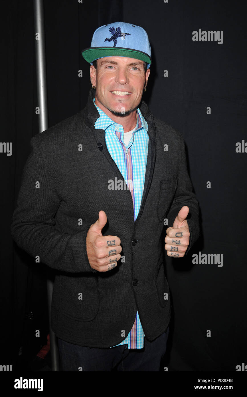 HOLLYWOOD FL - NOVEMBER 13: Robert Van Winkle aka Vanilla Ice performs ...