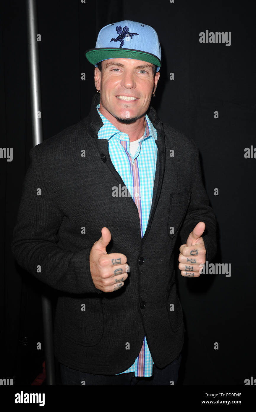 HOLLYWOOD FL - NOVEMBER 13: Robert Van Winkle aka Vanilla Ice performs ...