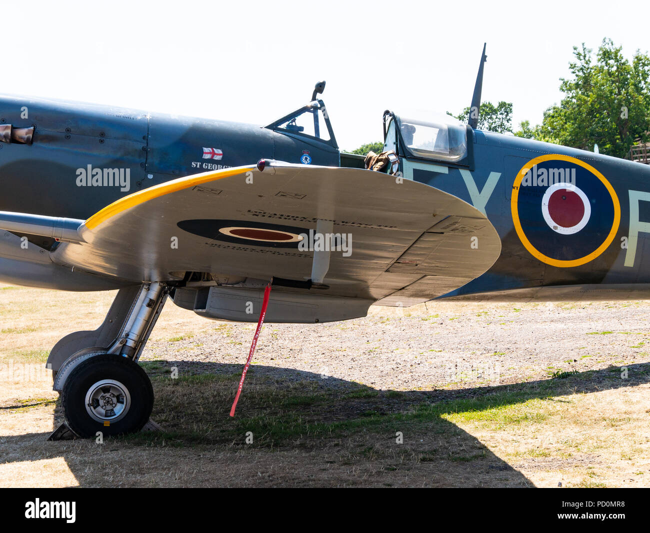Spitfire mk 9 ww2 hi-res stock photography and images - Alamy