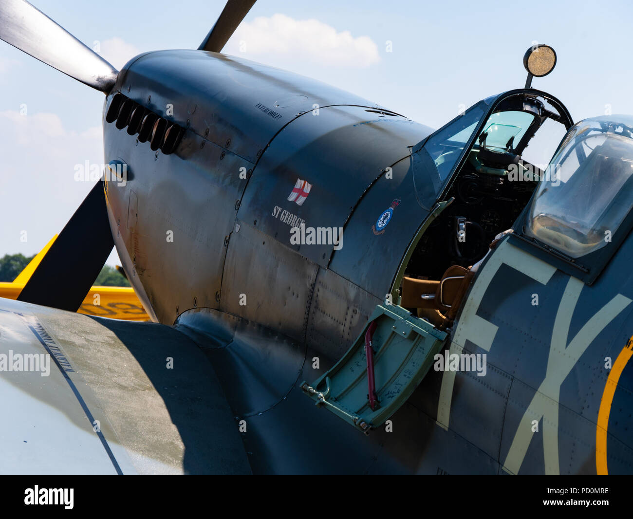 Spitfire close up hi-res stock photography and images - Alamy
