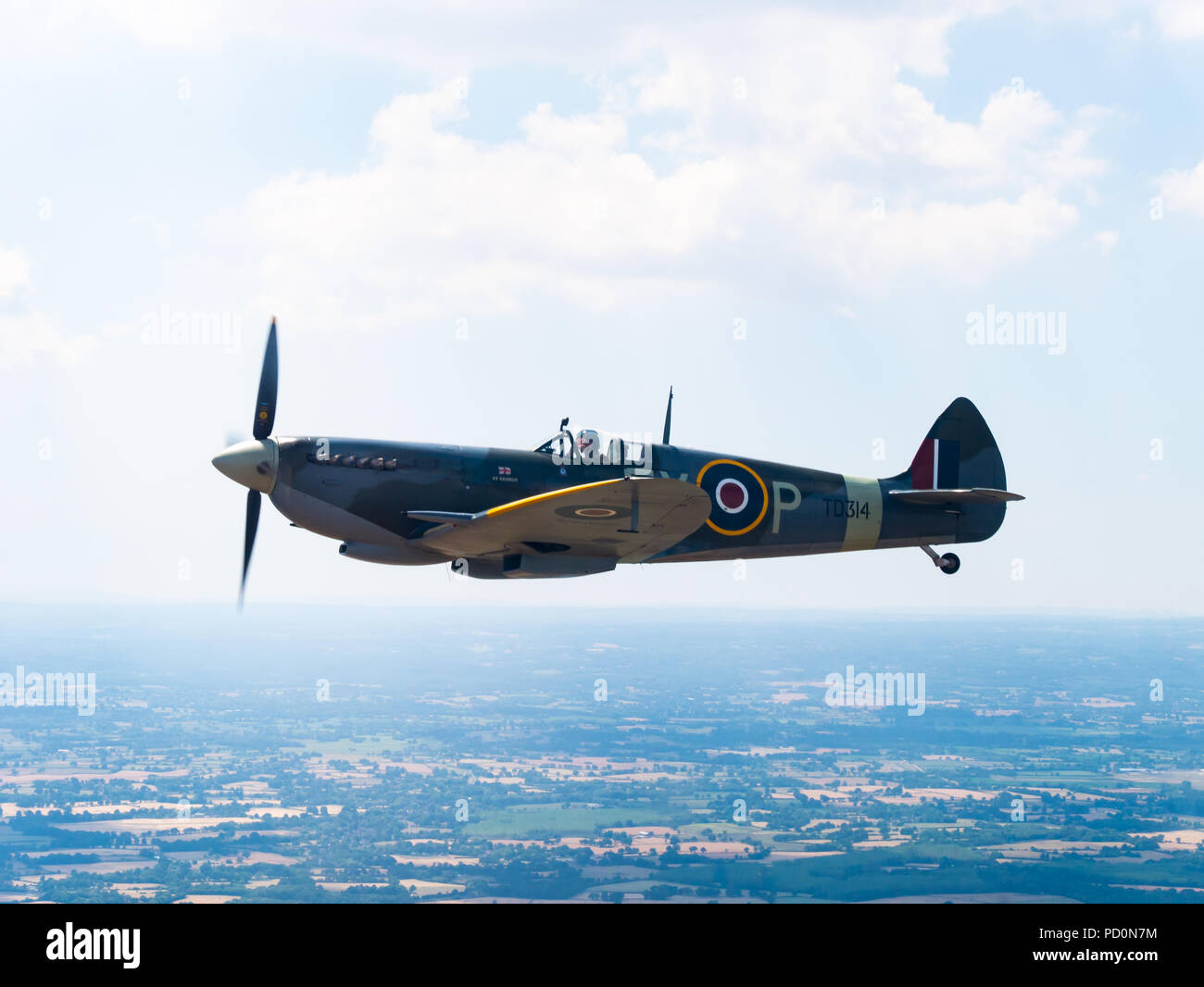 Supermarine Spitfire MKIX TD314 St George in flight, air-to-air ...