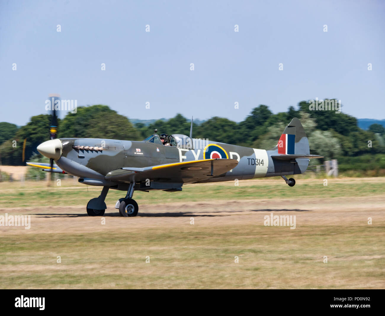 Supermarine spitfire mkix hi-res stock photography and images - Alamy