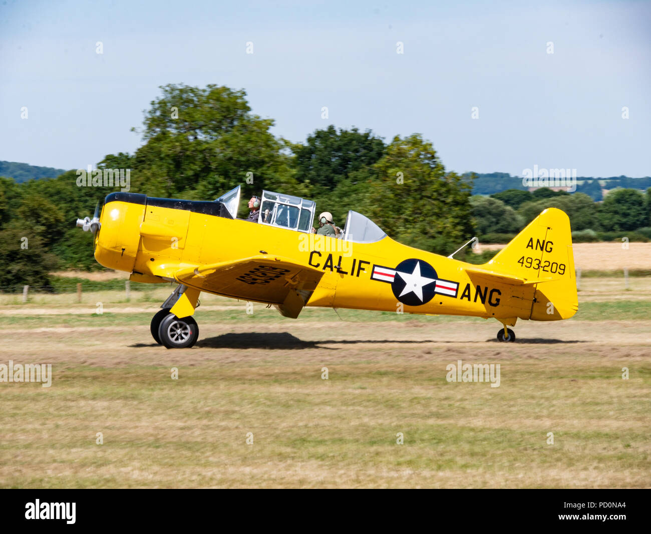 Harvard wwii aircraft hi-res stock photography and images - Alamy