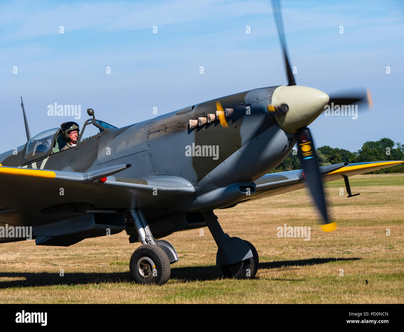 Supermarine spitfire mk 9 hi-res stock photography and images - Alamy