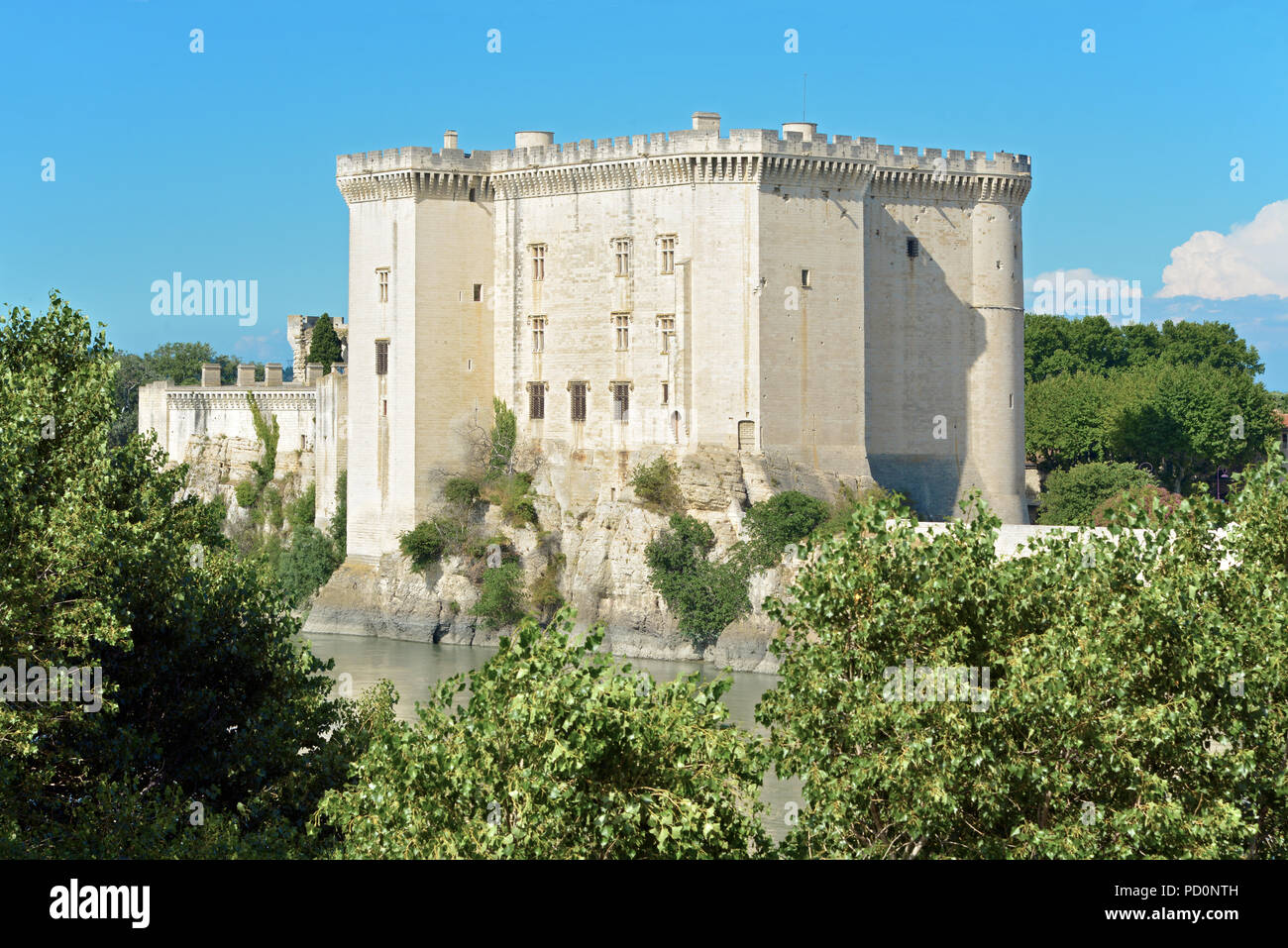 Castle tarascon hi-res stock photography and images - Alamy